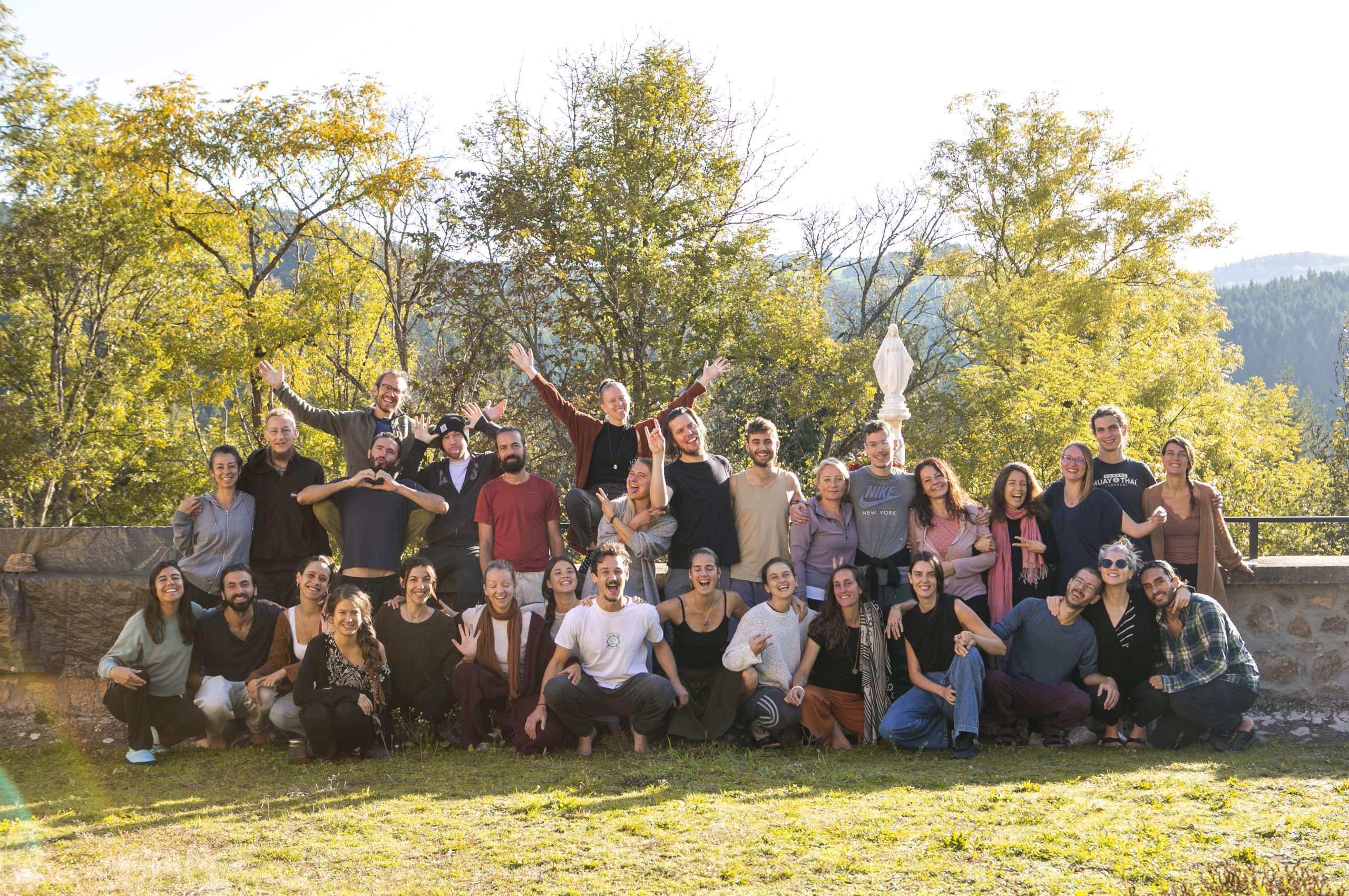 Devenir bénévole pour Hridaya : Karma Yoga | Hridaya Yoga